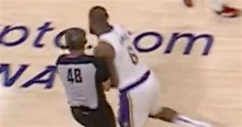 Nba Star Lebron James Leaves Referee Bleeding During Lakers Playoff