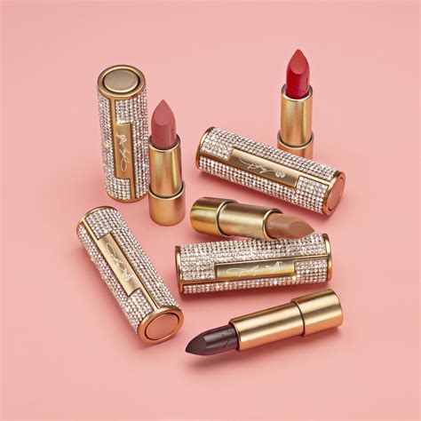 Dolly Parton Launches Cosmetics Line Dolly Beauty In Partnership With