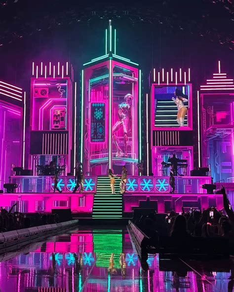 Nicki Minaj Stage Set Design Nicki Minaj Pink Friday