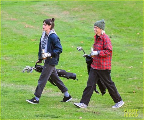 Kristen Stewart Enjoys Some Time On The Green During Casual Golf Outing Photo 4998084 Kristen