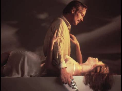 Starring Debuts Kathleen Turner In Body Heat Ruthless Reviews