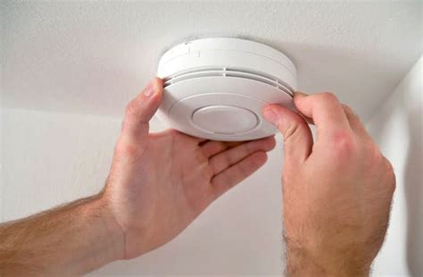 Why Your Carbon Monoxide Detector Is Beeping Citizenside