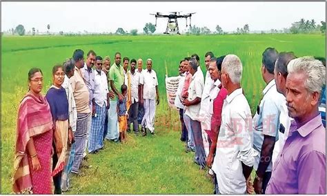Demonstration Of Drone Spraying Of Nano Urea டிரோன் மூலம் நானோ யூரியா தெளிப்பது குறித்து