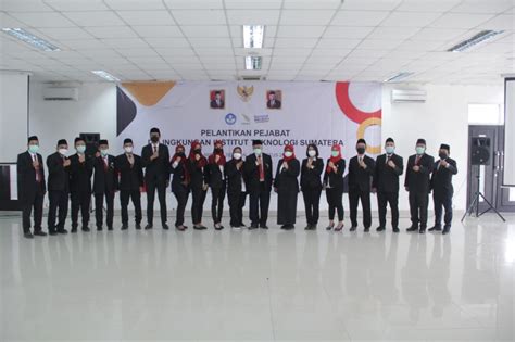 Lantik Pejabat Baru Rektor Itera Tekankan Semangat Kepeloporan Itera