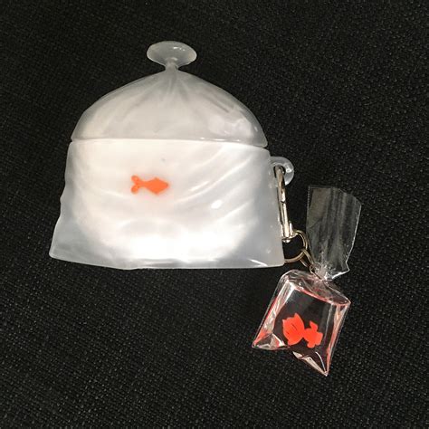 아울러마켓 스웜 어항 속 금붕어 키링세트 에어팟케이스