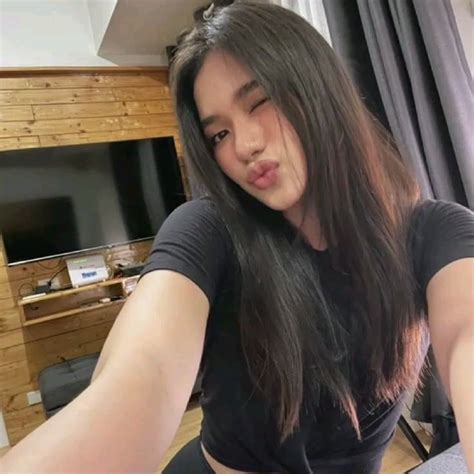 Aiah Icons Pretty Brunette Pretty People Tiktok Style