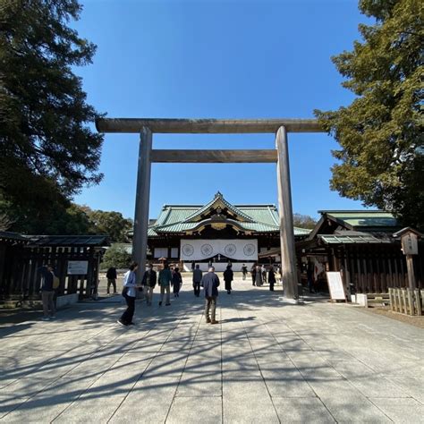 厳か に 厳か 読み方 「おごそかに」の意味や使い方 わかりやすく解説 Weblio辞書 Barn