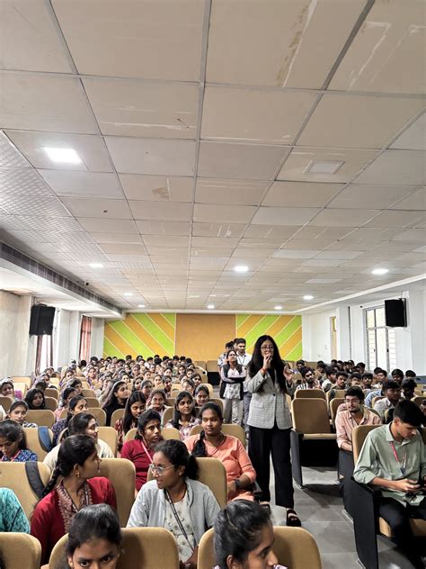 Palak Awasthi on LinkedIn: #careerguidance #mentorship #itcareers #givingback #mallareddycollege