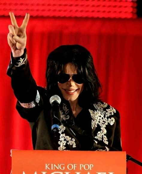 마이클 잭슨한테 옷 엄청 팔았던 앙드레김 유머 움짤 이슈 에펨코리아