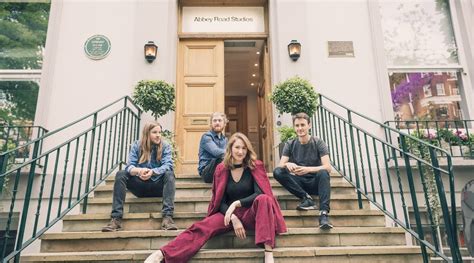 Saskia Griffiths Moore Baez Dylan And Me Klof Mag