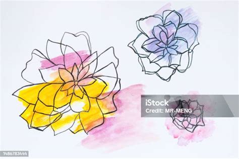 수채화 그림 생생한 색채 흰색 질감 종이에 다양한 크기의 꽃 3개 감소에 대한 스톡 벡터 아트 및 기타 이미지 감소 꽃