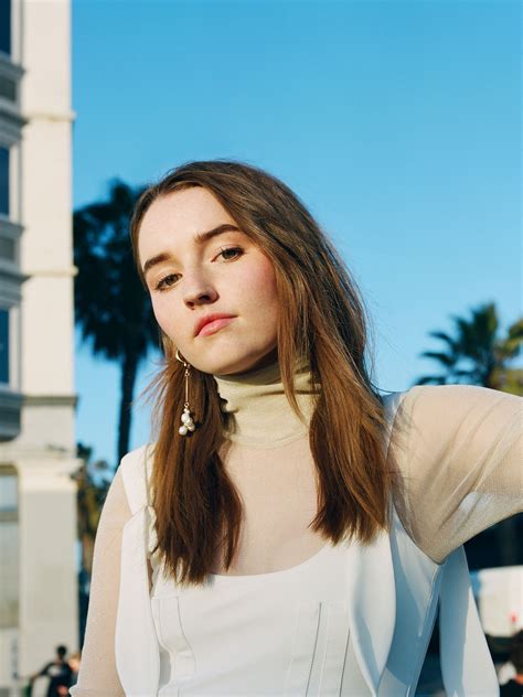 Kaitlyn Dever Scrolller