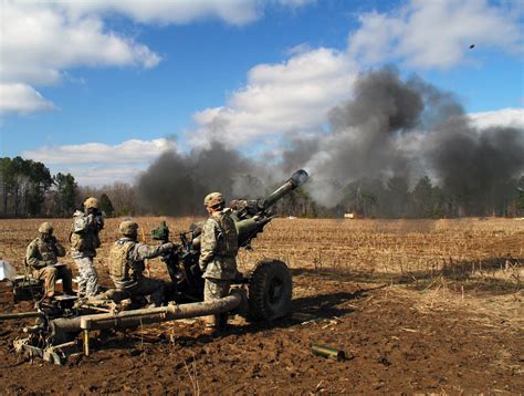 Currahee Crew Drills With M119 105mm Howitzer Article The United