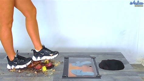 Candy Crush 1 C Under My B Nike Rzy 365 Summits Hip Cam 98hc