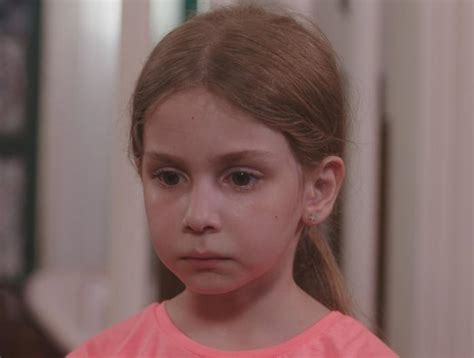 Cine Este Azra Aksu Actrița în Vârstă De 8 Ani Din Serialul “micuța Rază De Soare” În Ciuda