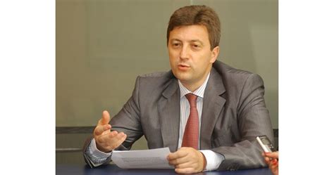 Петър Андронов Лихви и банкови такси ще се вдигат