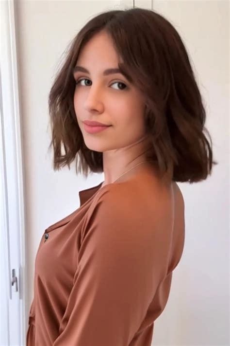 Soft Textured Chin Length Bob 1604 Thehairstyletrends