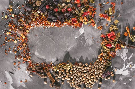 회색 콘크리트 배경에 흩어져있는 다른 향미료의 프레임 0명에 대한 스톡 사진 및 기타 이미지 0명 개체 그룹 건강한 생활방식 Istock