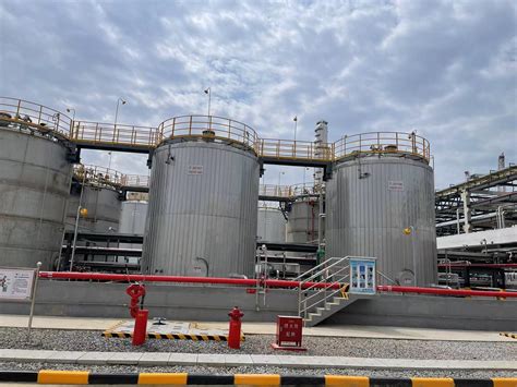 Industrial Epoxy Resin Hwr 126 Bubble Free Liquid Viscous Clear