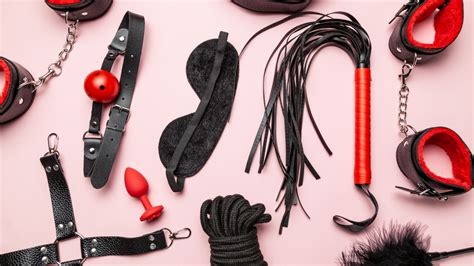 Dominance And Submission A Guide To Domsub Dynamics Mashable