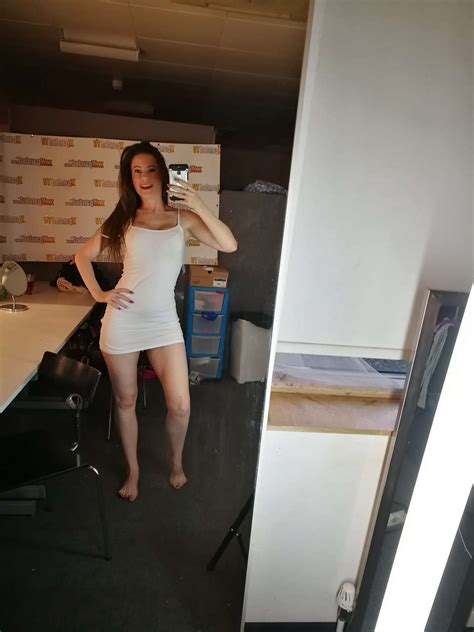 Vicki Peach Feet Photos Sexy Feets Celeb Feets