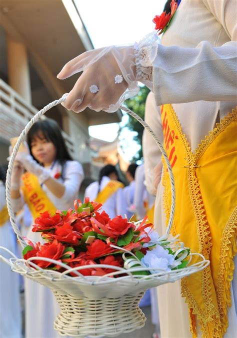 Ý Nghĩa Nghi Thức Bông Hồng Cài áo Trong Lễ Vu Lan Báo Hiếu