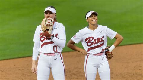 Alabama Softball Hosts Missouri