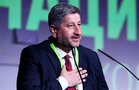 Мрежата ИЗРИГНА след завръщането на Христо Иванов Оттегли се за малко докато се забрави за