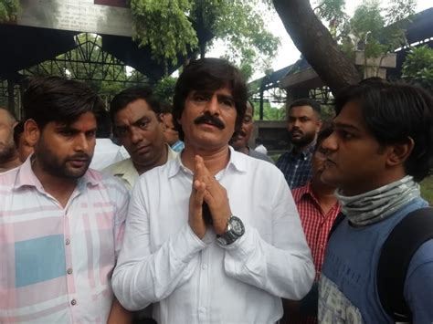 Raju Srivastava Cremated At Nigambodh Ghat In Delhi Highlights India Today