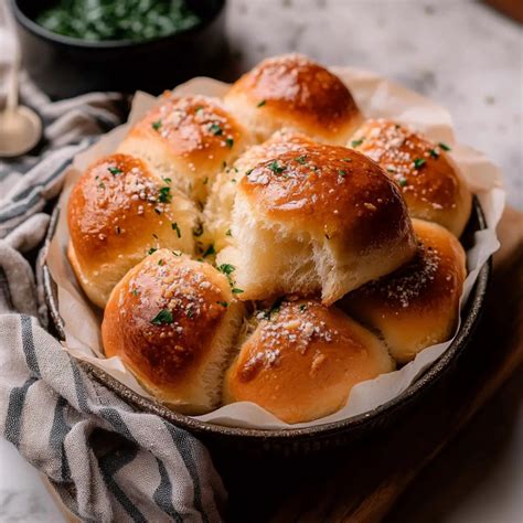 Delicious Garlic Butter Bread Rolls Recipe For Any Occasion
