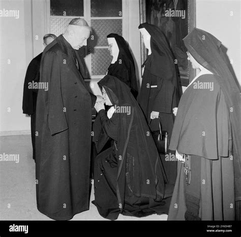 Polish Nuns Meet Cardinal Stefan Wyszynski In Rome 10 May 1963