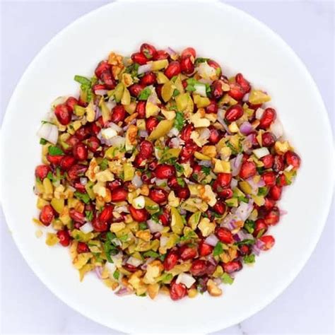 طرز تهیه سالاد انار و زیتون زیتون چی