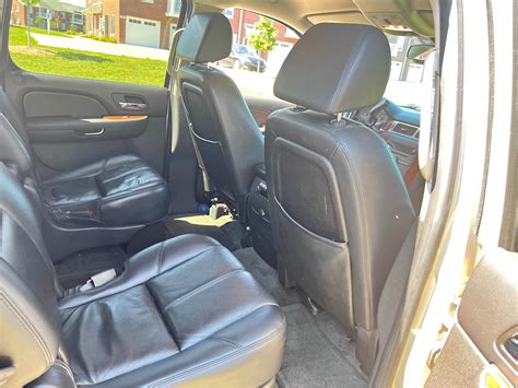 2007 Chevrolet Suburban 1500 · Ls Sport Utility 4d Car Interior Parts
