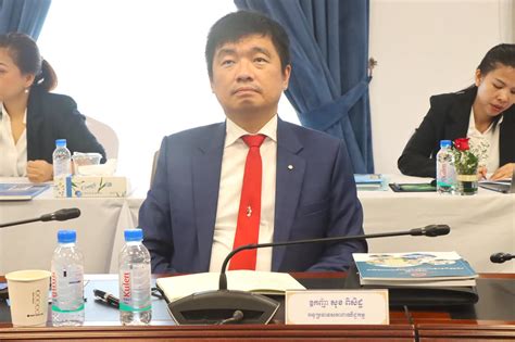 សម្តេចធិបតី ចេញសេចក្តីសម្រេចតែងតាំង អ្នកឧកញ៉ា សៀ ឬទ្ធី និងឧកញ៉ា សុខ ពិសិដ្ឋ