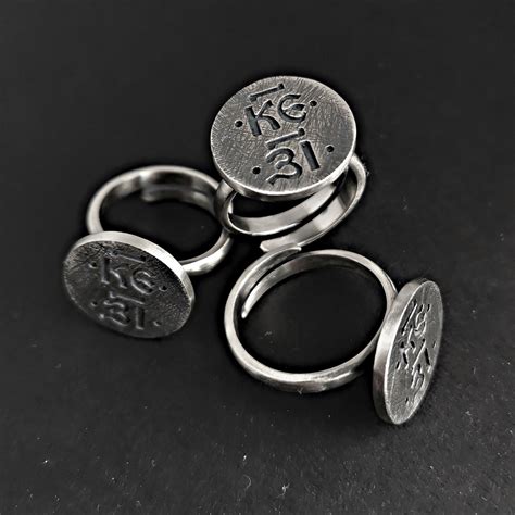 Кольцо «КЕЗI» из белой ювелирной бронзы