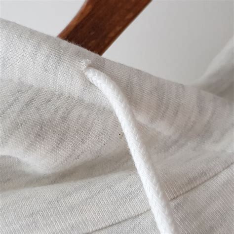 꾸안꾸오버록set 심플 레터링 프린트 오버로크 디테일 기모 크롭 후드 맨투맨티셔츠 따뜻한 밴딩롱팬츠 핀턱 와이드팬츠 투피스 겨울 데일리 트레이닝복 추리닝세트