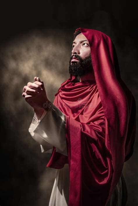 Jesus Christ Praying Wallpaper