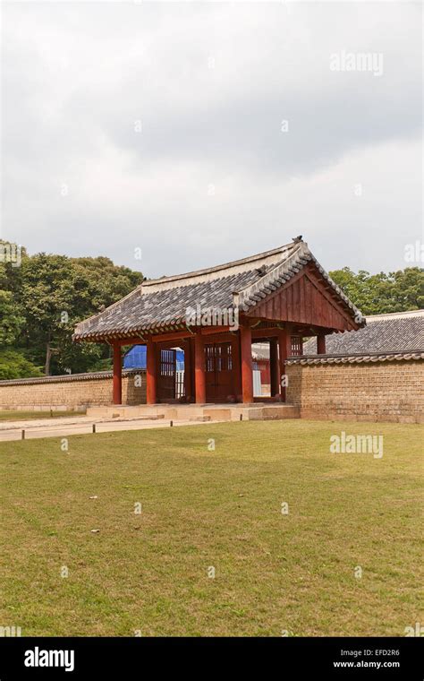 Entrance Gate Of Yeongnyeongjeon Hall Of Eternal Comfort Of Confucian