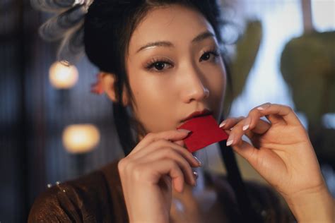 [미술그림언어] 2022 06 26 Moon Night Song Huanhuan V2ph