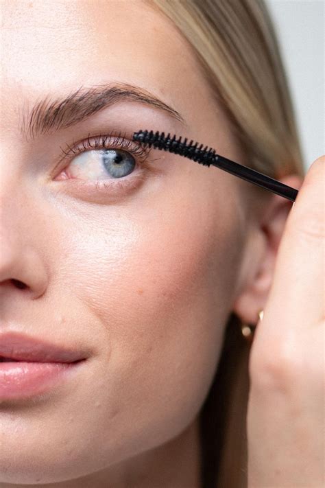 5 Steps To Curl Your Lashes Correctly