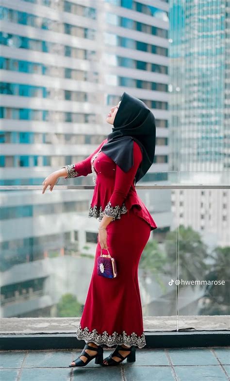 Pin On Awek Batik Ketat