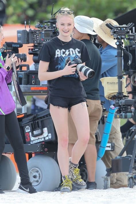 Sophie Turner Jonas Brothers Beach Video Photoshoot In Miami Beach 03262019 • Celebmafia