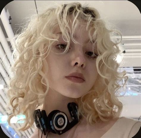 Pin By Mert On Beauty Curly Hair Styles Hair Inspiration Pretty Hairstyles