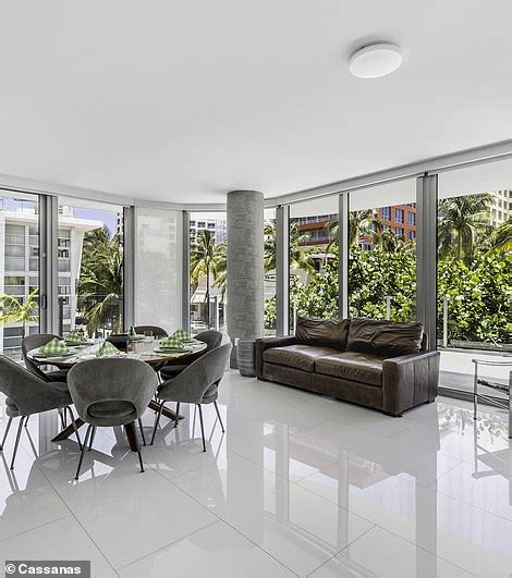 Lisa Hochstein House Rental