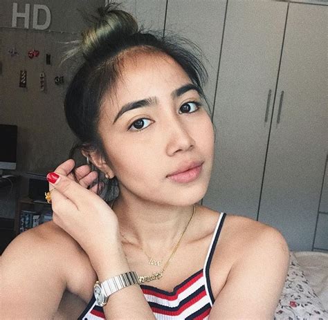 Igo Cantik Pamer Buah Dada Video Pemersatu Bangsa