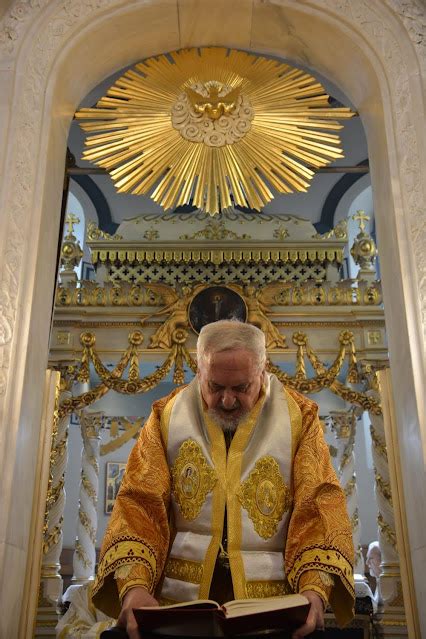 Η ΚΥΡΙΑΚΗ ΤΗΣ ΠΕΝΤΗΚΟΣΤΗΣ ΣΤΟΝ ΚΑΘΕΔΡΙΚΟ ΝΑΟ ΑΓΙΑΣ ΤΡΙΑΔΟΣ ΧΑΛΚΗΔΟΝΟΣ ΦΩΤΟ Christian News