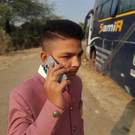 𝑯𝒂𝒓𝒔𝒉 🫅 Mr Harshd 7 On Threads