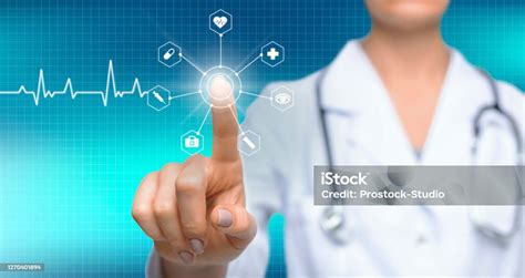 의료 기술 메드 헬스케어 아이콘으로 가상 화면을 만지는 여성 의사의 손 가상현실에 대한 스톡 사진 및 기타 이미지 가상현실 건강관리와 의술 건강한 생활방식 Istock