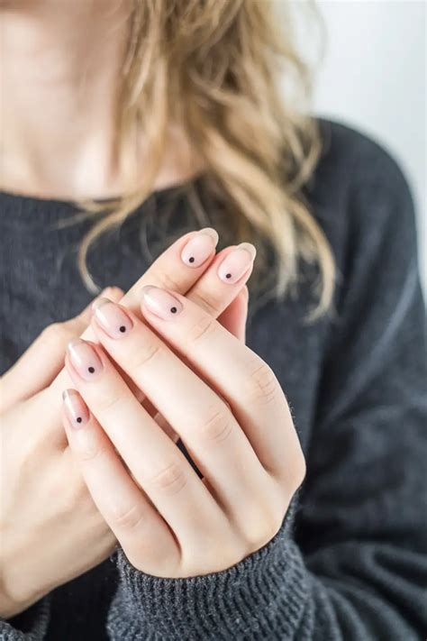 Fall Nail Colors For Fair Skin 2025 Trends Best Shades And Manicure Ideas
