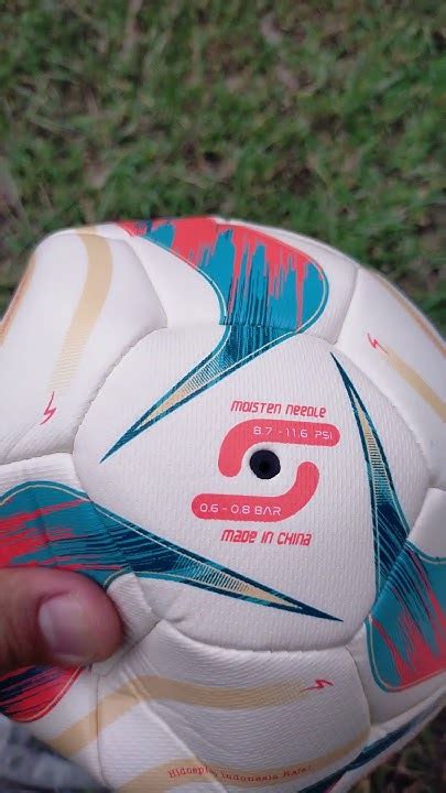 Bola futsal SPECS Garuda Attack - YouTube